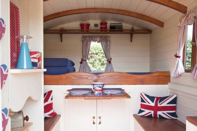 English Caravans for Rent – Preindustrial Craftsmanship
